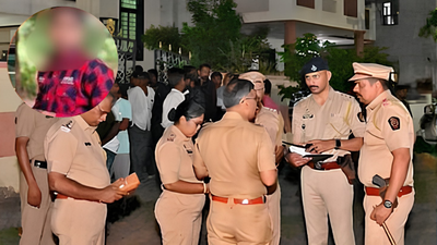 Gang of five barges into Sangli APMC director’s house, shoots his son ...