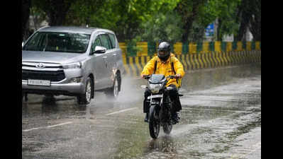 Heatwave remains abated as thunderstorms, strong winds lash Punjab ...