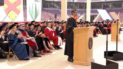 Stanford students walk out on Google CEO Sundar Pichai's graduation ...