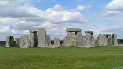Scientists suggest Stonehenge’s Altar Stone may have been moved by ice ...