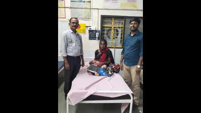 Nanded woman delivers baby with help of govt ambulance staff ...