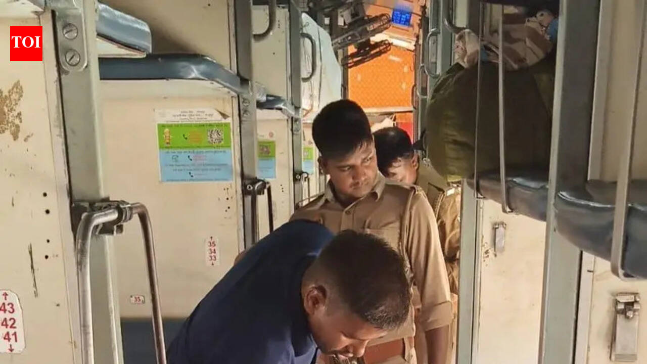 Bomb alert on Rapti Sagar Express triggers security sweep | Lucknow ...
