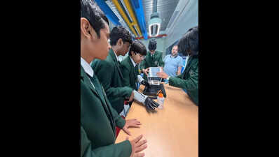 Five DPS MIHAN Students Take Microrobots Project to CERN, Walk Where ...