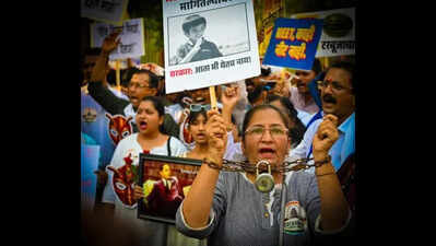 CJP’s Dipke meets NEET suicide victim’s family, seeks 1crore relief ...