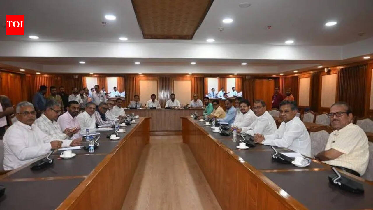 Mamata Banerjee: Speaker’s invite ignores Mamata-loyalist MLAs for ...