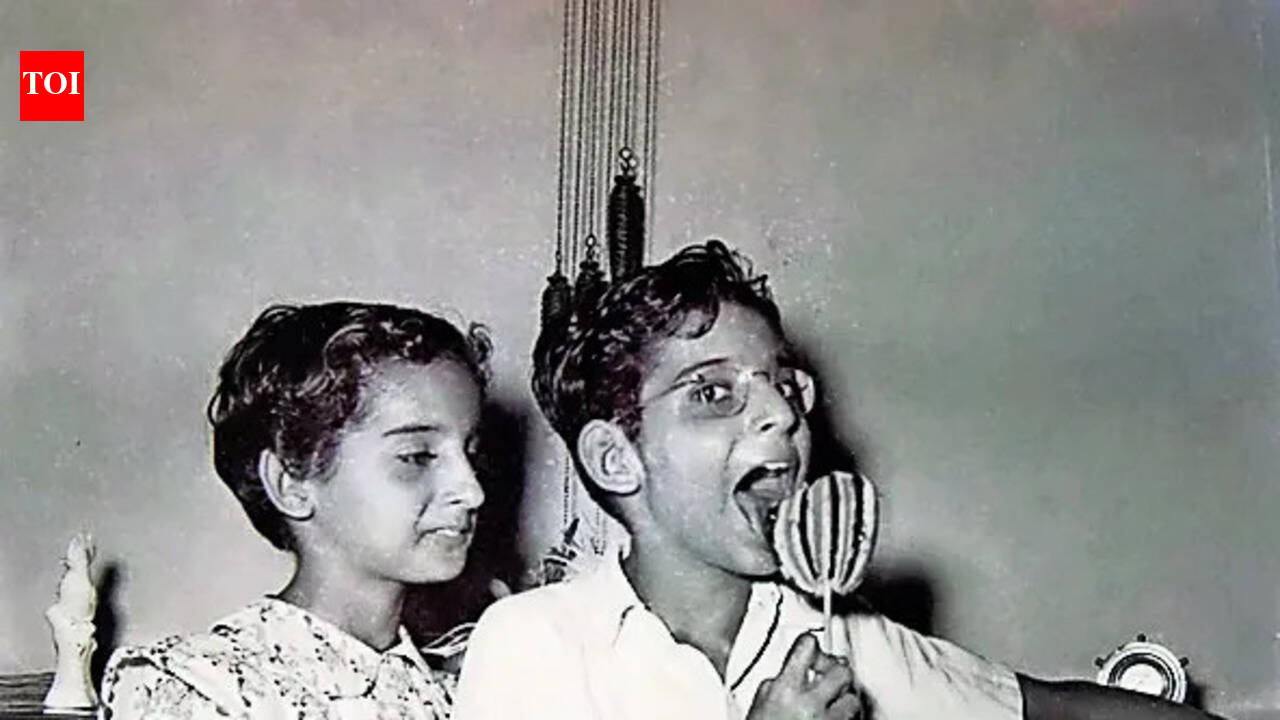 Echoes in a Parsi attic: How a box of keepsakes opens story of early ...