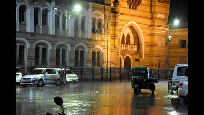 Late-night showers bring relief from heat in Vadodara | Vadodara News ...