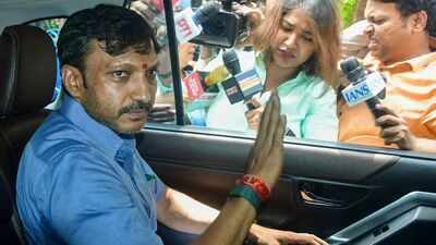 'On his way back': Sena (UBT) hopeful rebel MP Nimbalkar may not defect ...