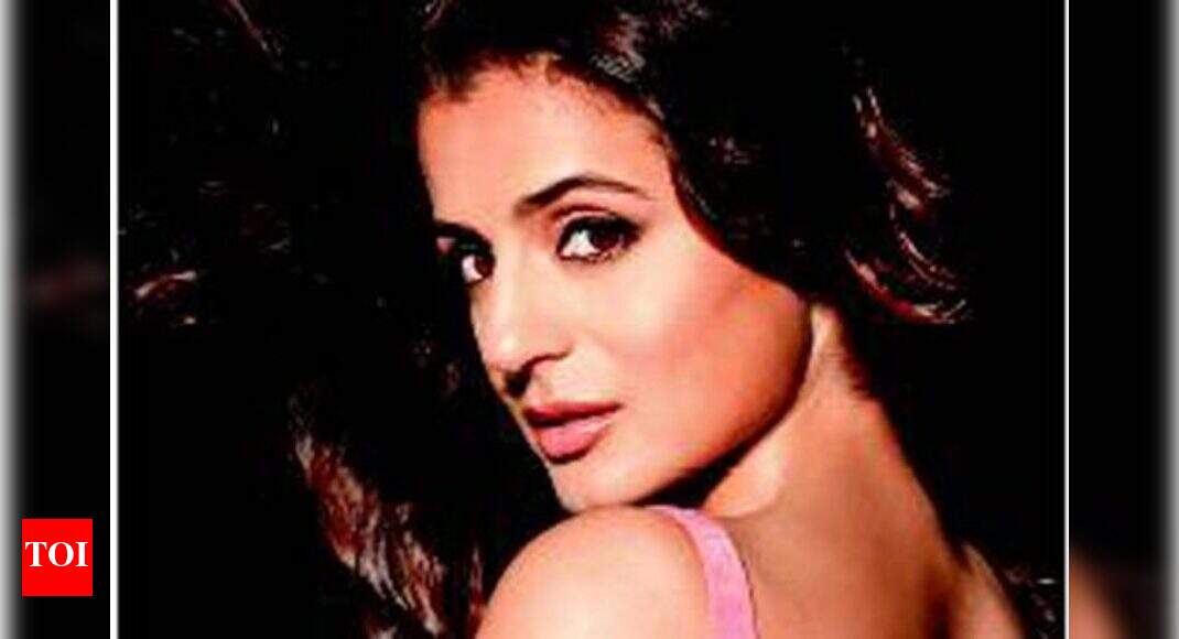 Bollywood's item girls in Prem Adda | Kannada Movie News - Times of India