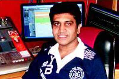 Dev Sen on a roll | Bengali Movie News - Times of India