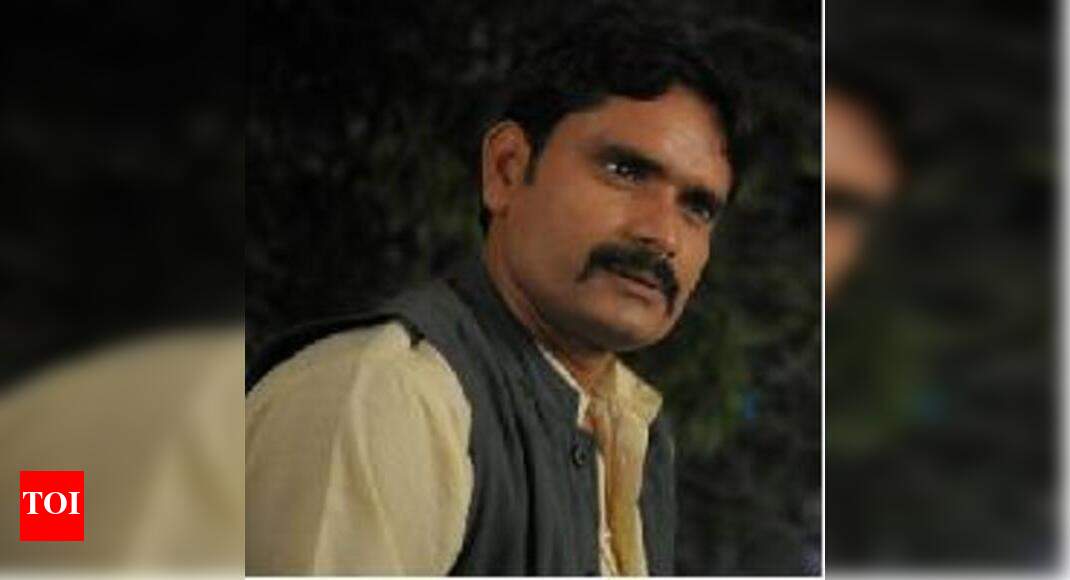 Neeraj Kumar: Neeraj Kumar in Sapno Ke Bhanwar Mein - Times of India