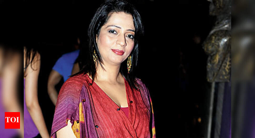 DJ Rackish played at this pre monsoon party hosted at Stone Water Grill ...