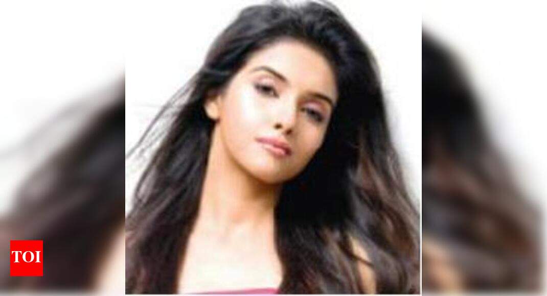Asin won entrepreneurial award | Tamil Movie News - Times of India