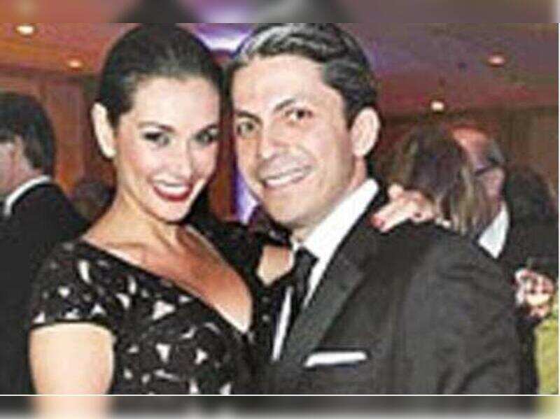 Lisa Ray to have traditional Indian wedding | Hindi Movie News - Times ...