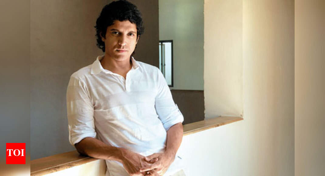 Farhan moves into a new home | Hindi Movie News - Times of India