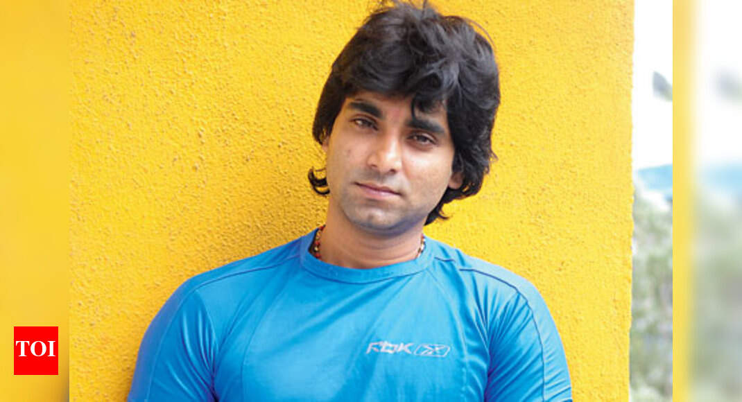 Serious body work for Santosh | Marathi Movie News - Times of India