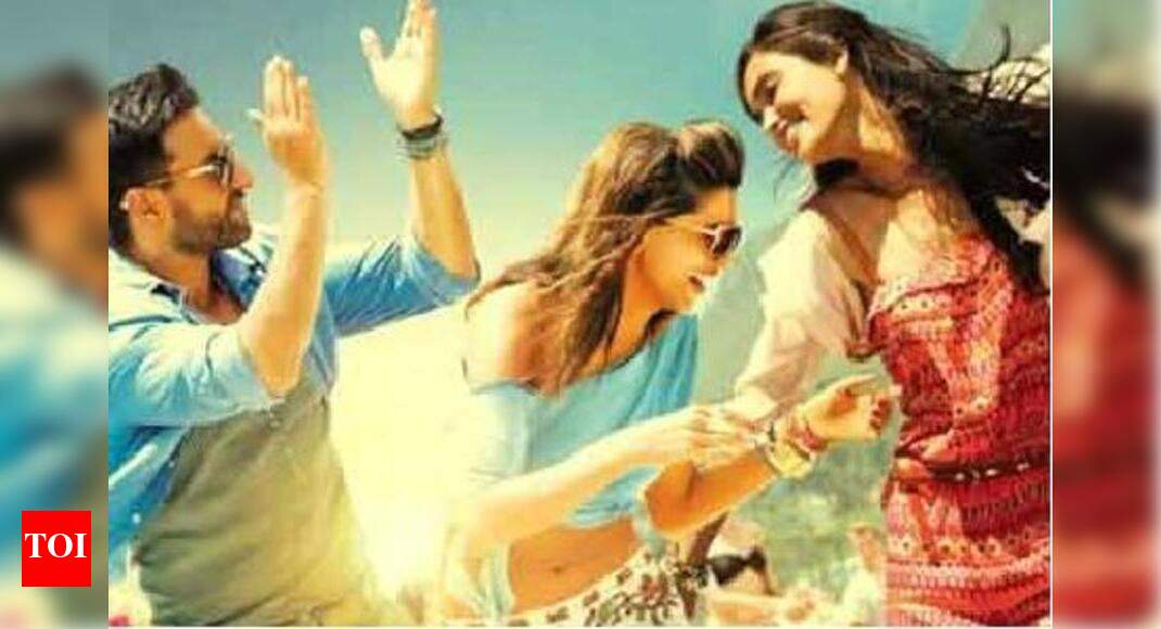 Cocktail: Movie Review | Hindi Movie News - Times of India