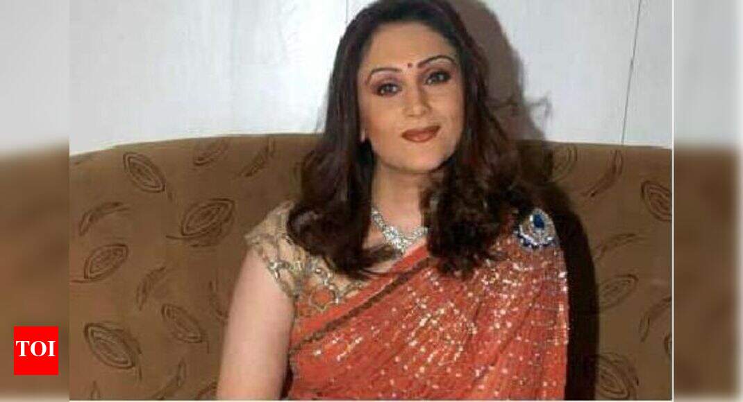 Eva Grover enjoys writing diary! - Times of India