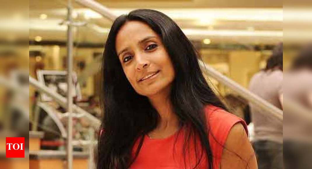 Driving, a stress-buster for Suchitra | Hindi Movie News - Times of India