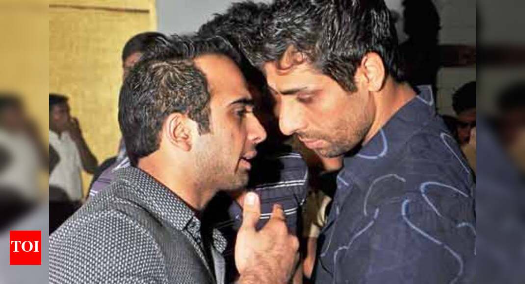 Pakistani band Raeth performs in Delhi at an event hosted by cricketer ...