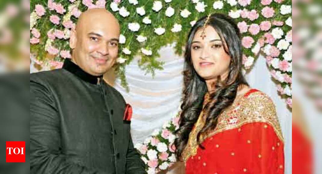 Celebs at Lavraj Bhalerao and Rasika's ring ceremony at Sailing Annexe ...