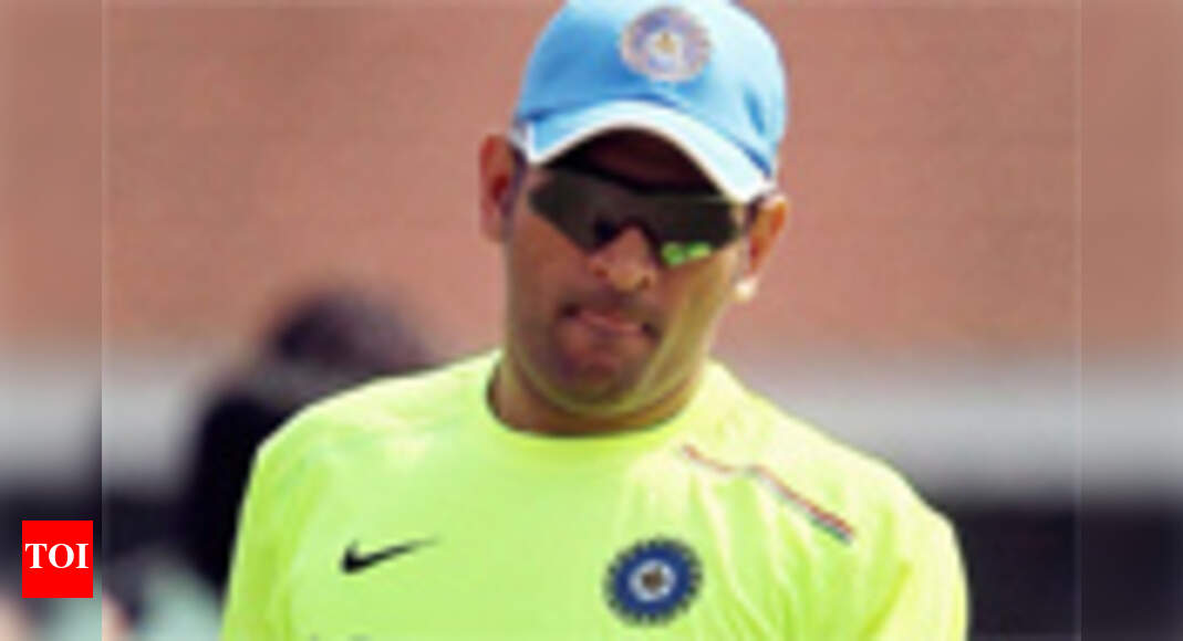 MS Dhoni to be retained as Test captain | New Zealand in India 2016 ...