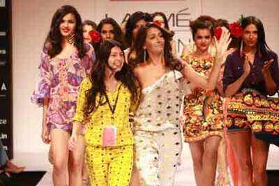 Pia Pauro brings 'Mexico' spirit alive at LFW - Times of India