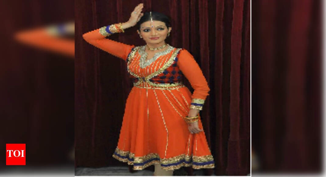 Prachee Shah performs for Lord krishna - Times of India