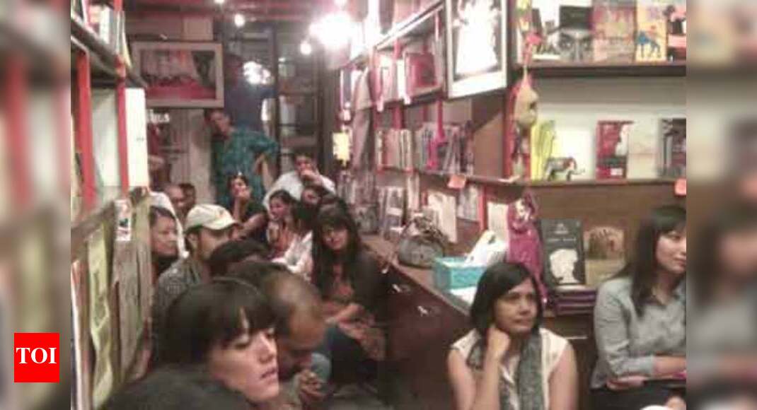 Book reading sessions, where authors turn storytellers - The Times of India
