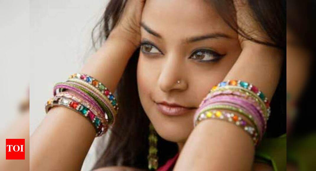 Stack up on chunky bangles - Times of India