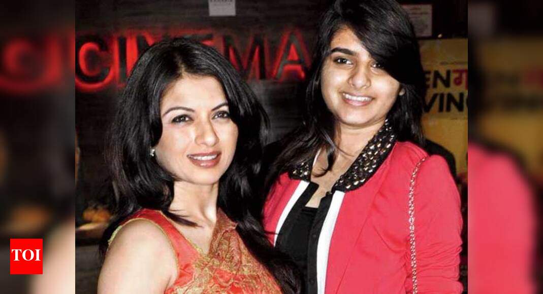 Young gals make heads turn | Events Movie News - Times of India