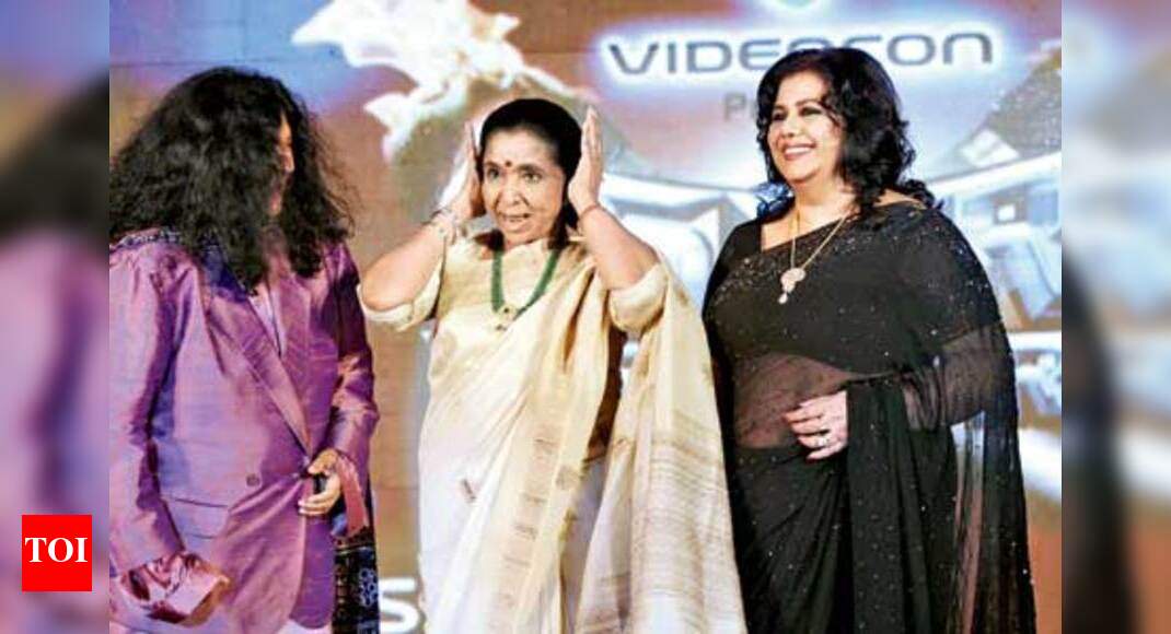 Asha’s fascination with Abida’s hair - Times of India