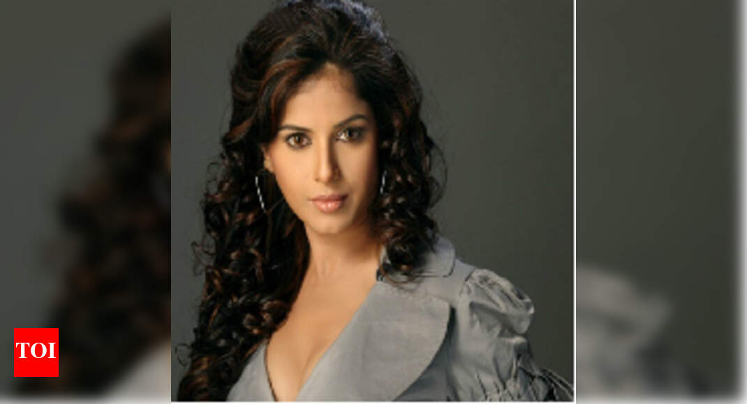 Chitrapama Banerjee & Dinesh Kaushik in Tujh Sang… - Times of India