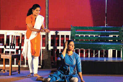 Cultural platter of Nagpur's Marathi manoos is full | Marathi Movie ...