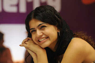 Nikitha replaces Shubha Phutela in Ram's film | Telugu Movie News ...