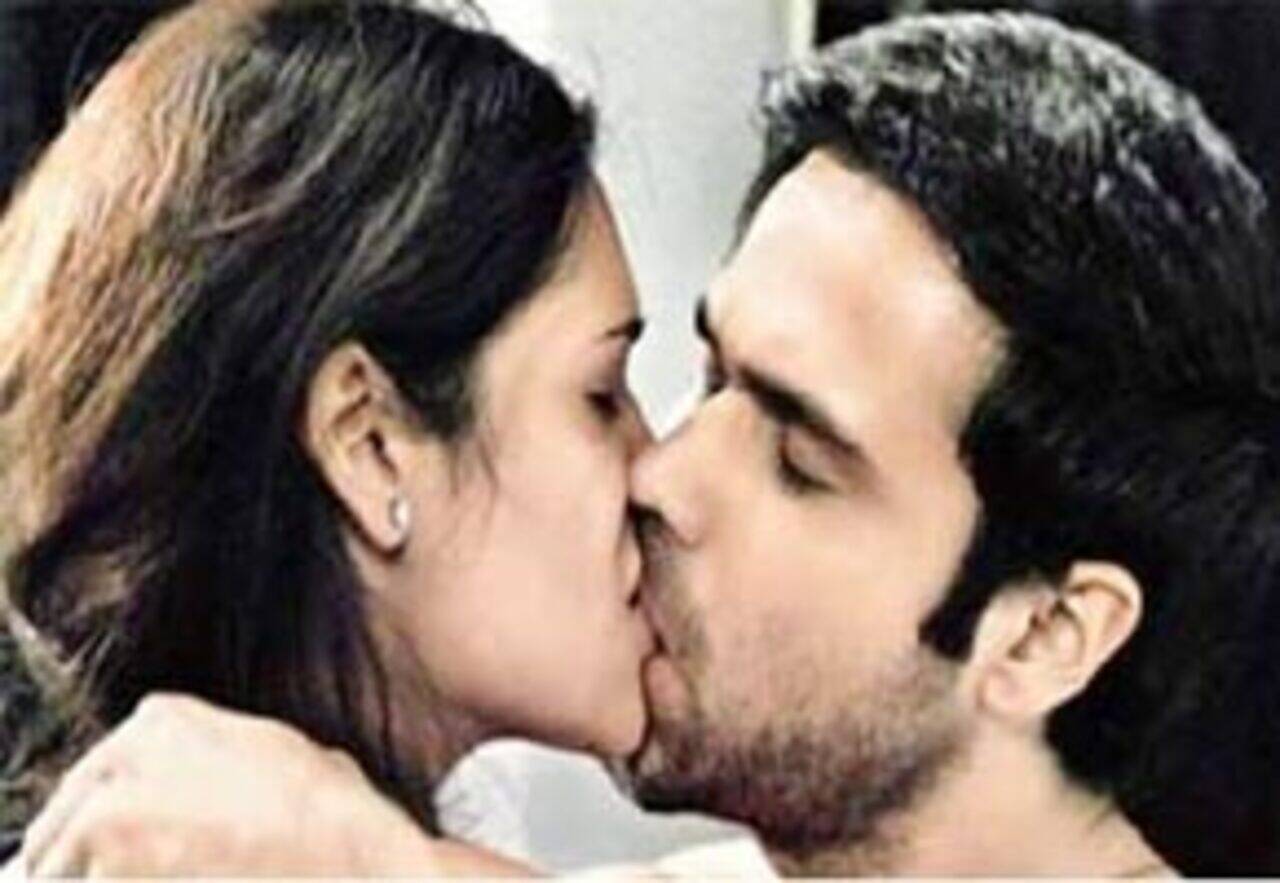 Esha Gupta was nervous about intimate scenes in Raaz 3