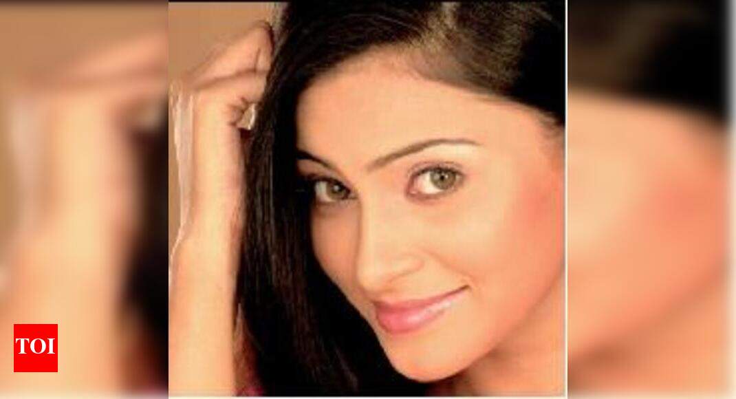 Aleeza Khan, Harsh Khurana, Shabnam in Qubool Hai - Times of India