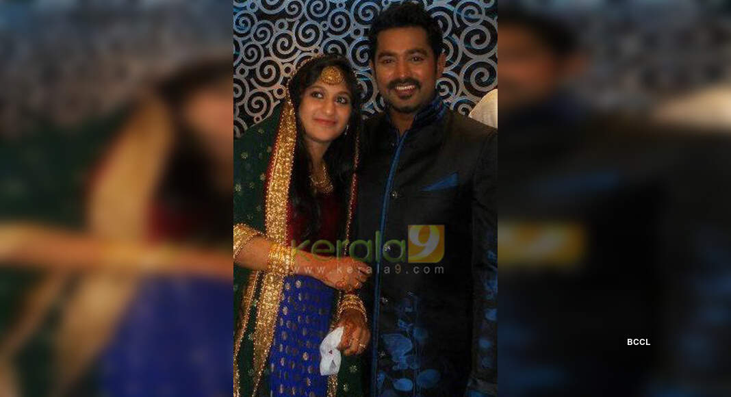 Actor Asif Ali gets engaged to Zama Mazreen in a ceremony attended by ...
