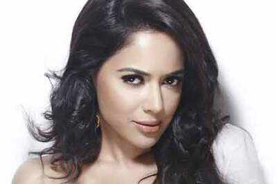 Sameera's fashionably togged during her travels | Hindi Movie News ...