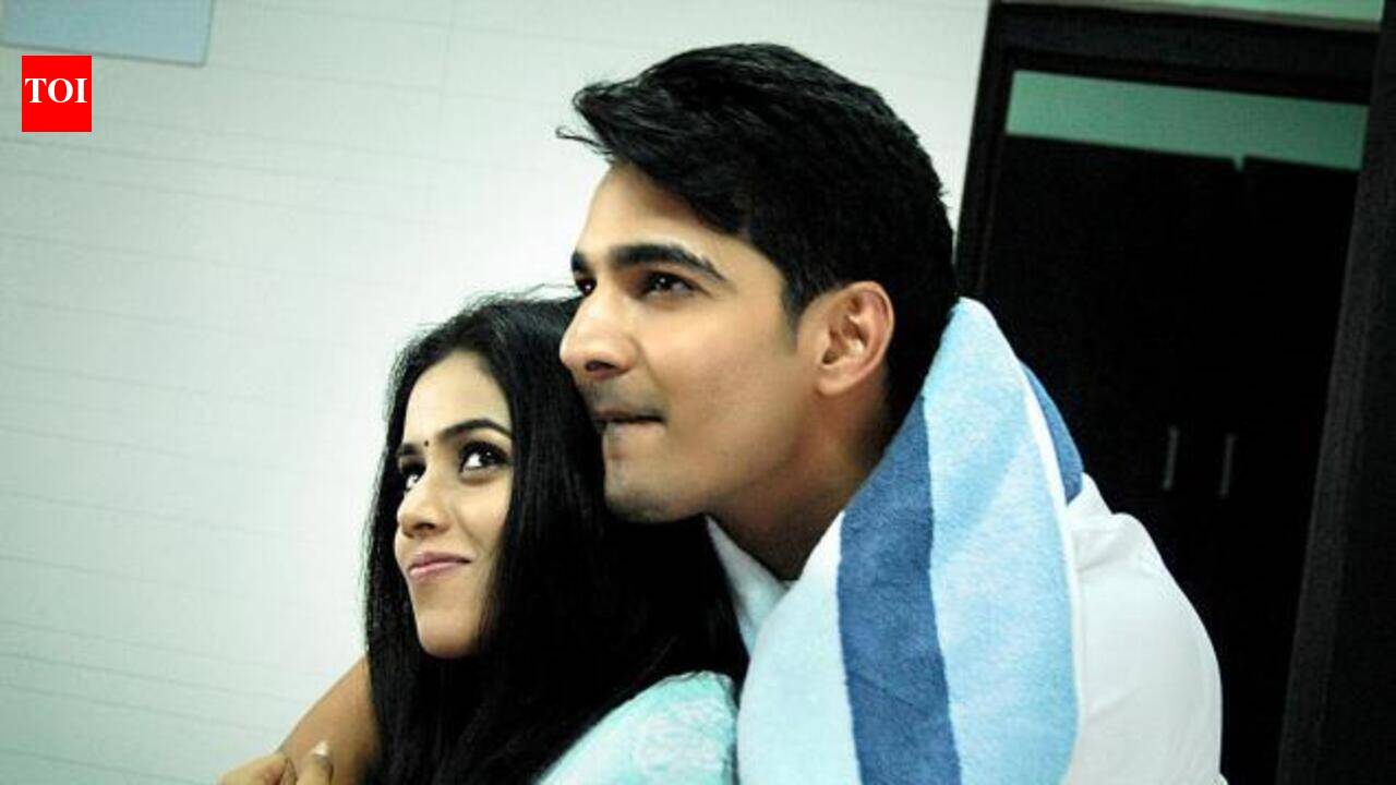 Avunu Movie Review {3/5}: Critic Review of Avunu by Times of India