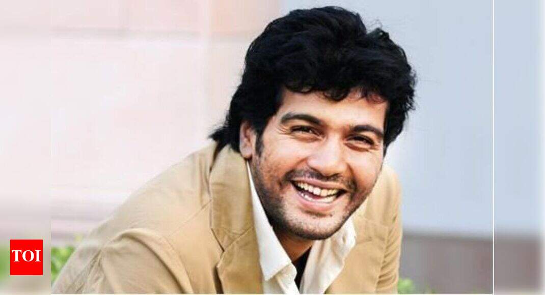 Vinay celebrates birthday on sets | Tamil Movie News - Times of India
