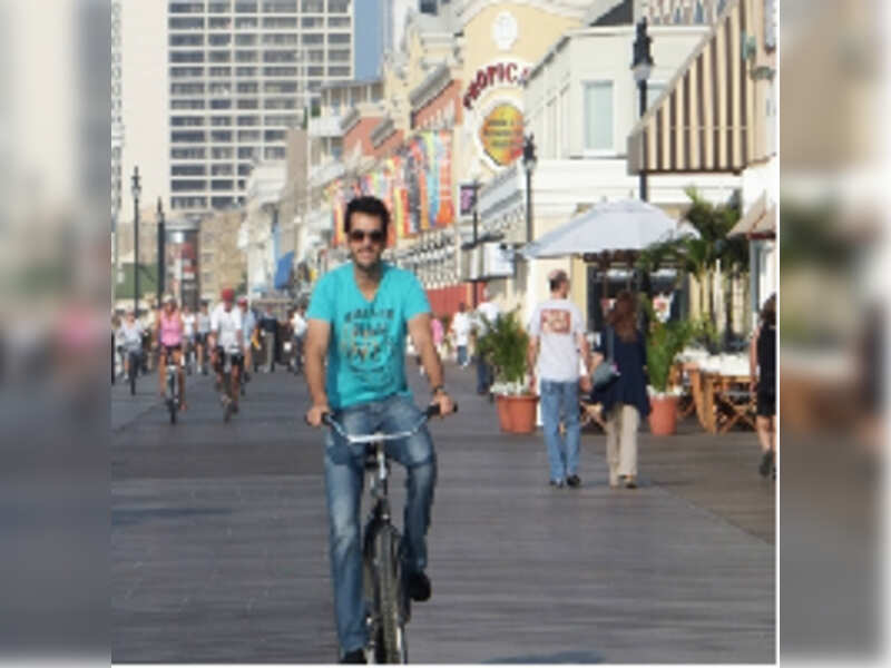 Karan V Grover back on TV as Rohit! - Times of India