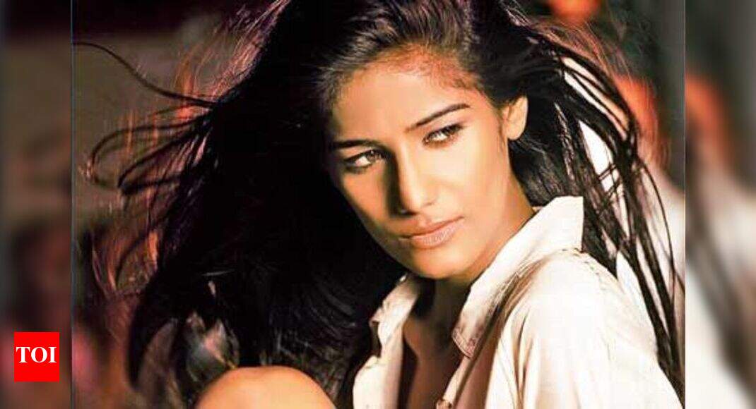 Twitter goes gaga Poonam Pandey’s film title | Hindi Movie News - Times ...