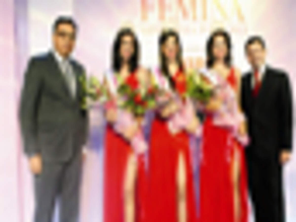 Playing gracious host...