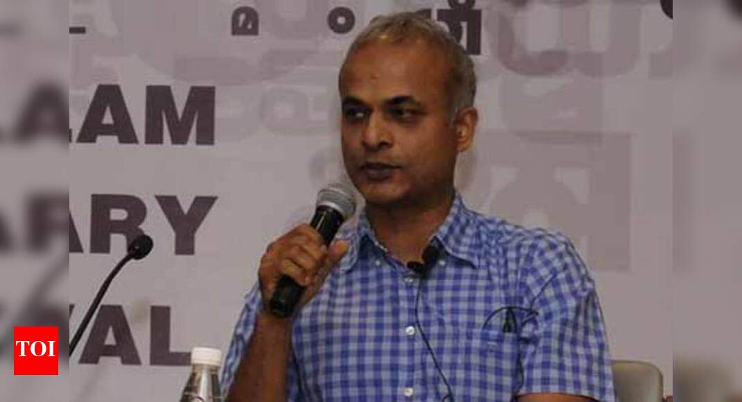 Manu Joseph launches his new book in Bangalore - Times of India