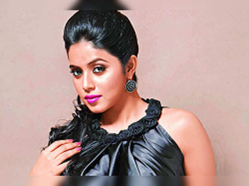 Hemanth Menon doesn't fit the bill: Shamna | Malayalam Movie News ...