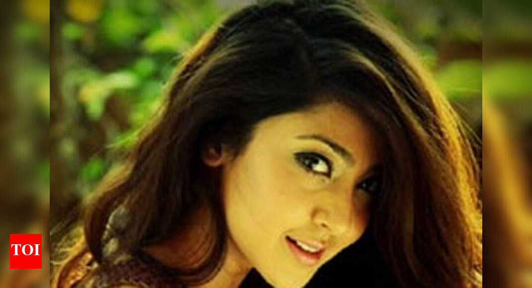 Aindrita gears up for item number in Prem Adda | Kannada Movie News ...