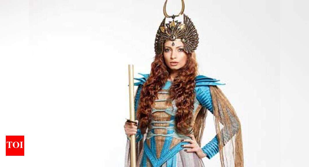 Shama helps designer of her show on costumes - Times of India