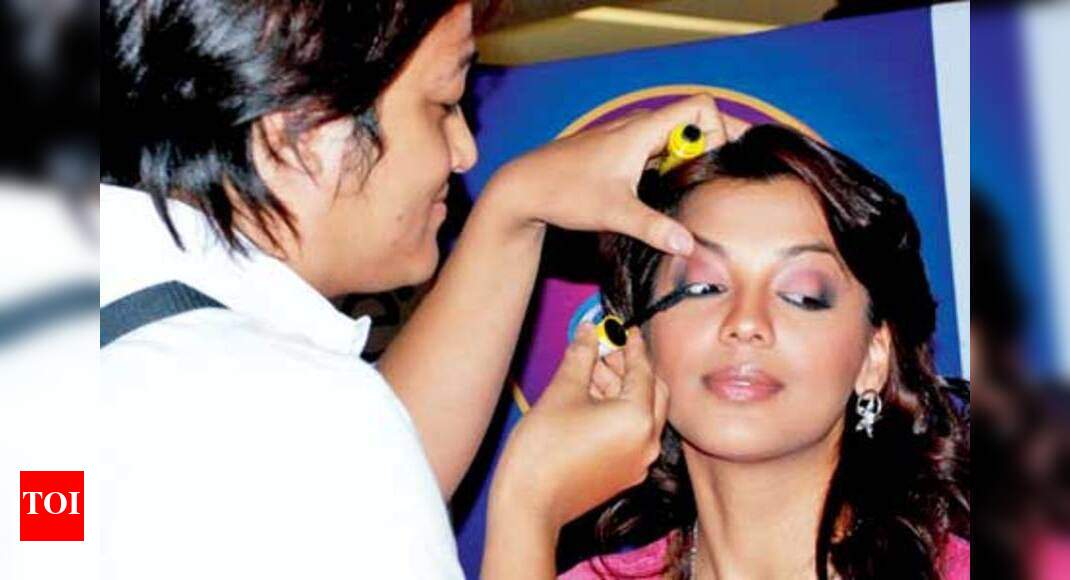 Mugdha Godse at makeover contest | Events Movie News - Times of India