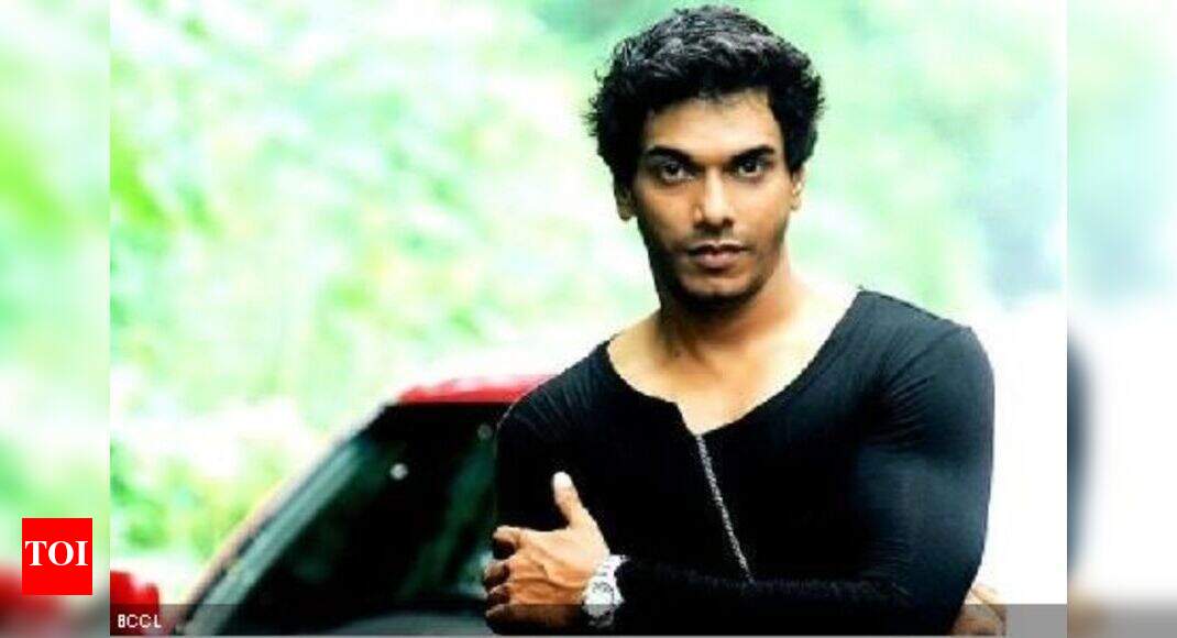 Mahesh Shetty in awe of a crazy fan - Times of India
